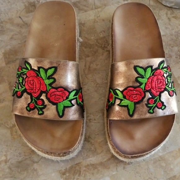 breeze | Shoes | Bronze Red Roses Sandals Nwt | Poshmark